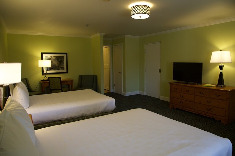 Atlanta Hotel Photos |The University Inn at Emory Photo Gallery